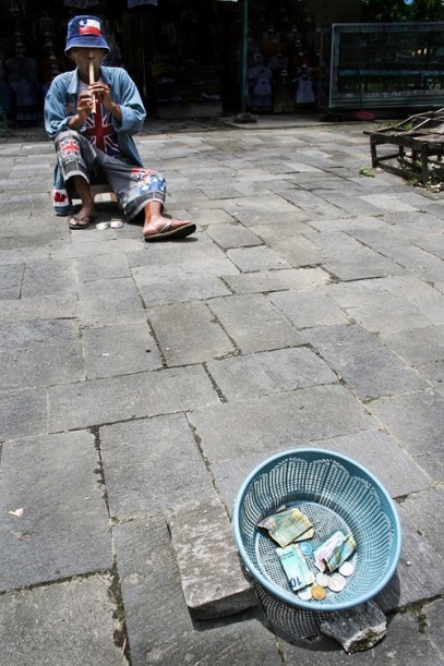 Tips on Photographing Human Interest | Photography tips and tricks ...